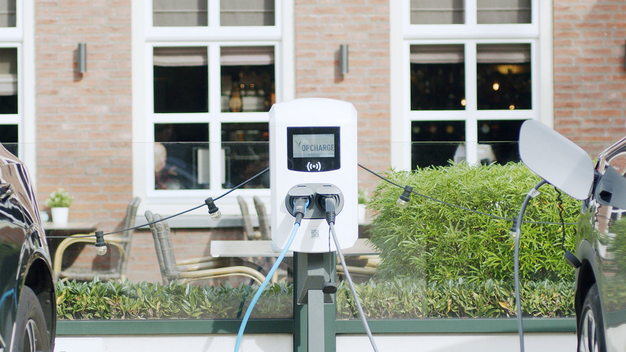 Opcharge - Elektrische oplaadoplossing voor steden en bedrijven